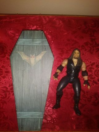 WWE WWF THE UNDERTAKER WRESTLING ACTION FIGURE WITH ACCESSORY | #9494235
